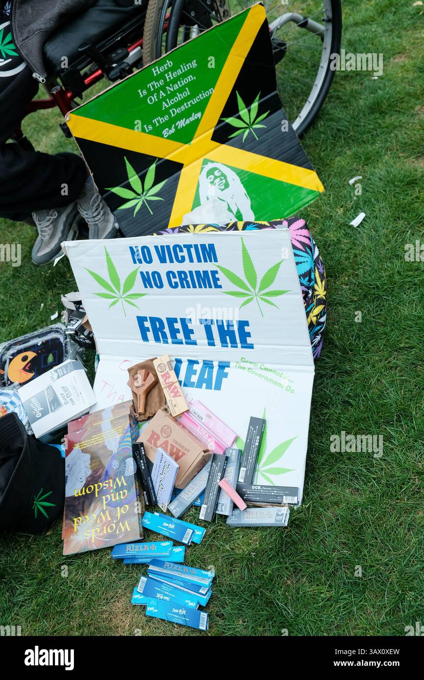 London, UK. 20th April 2025. Thousands of smokers and cannabis ...
