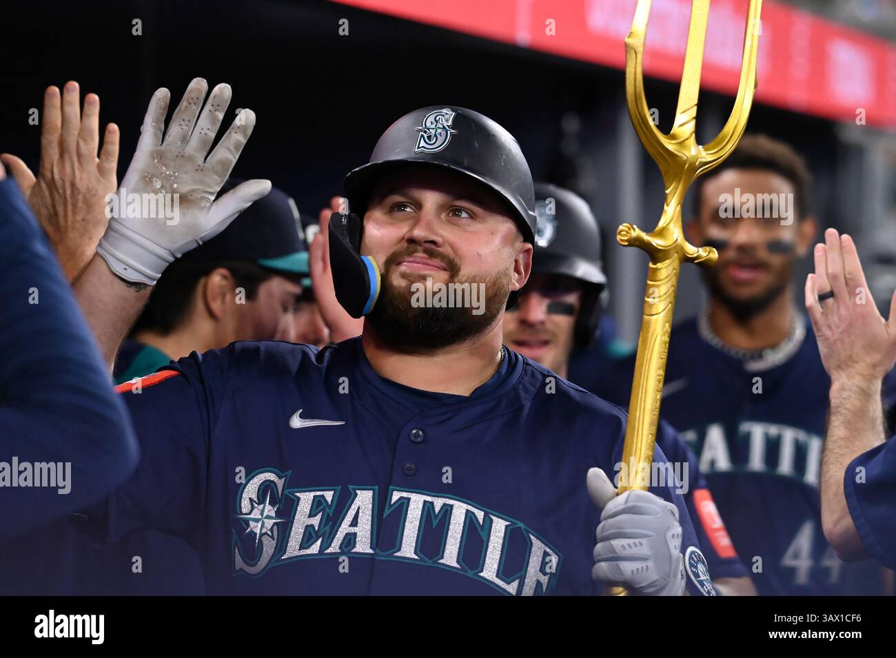 Toronto, Canada. 20th Apr, 2025. Seattle Mariners first baseman Rowdy ...
