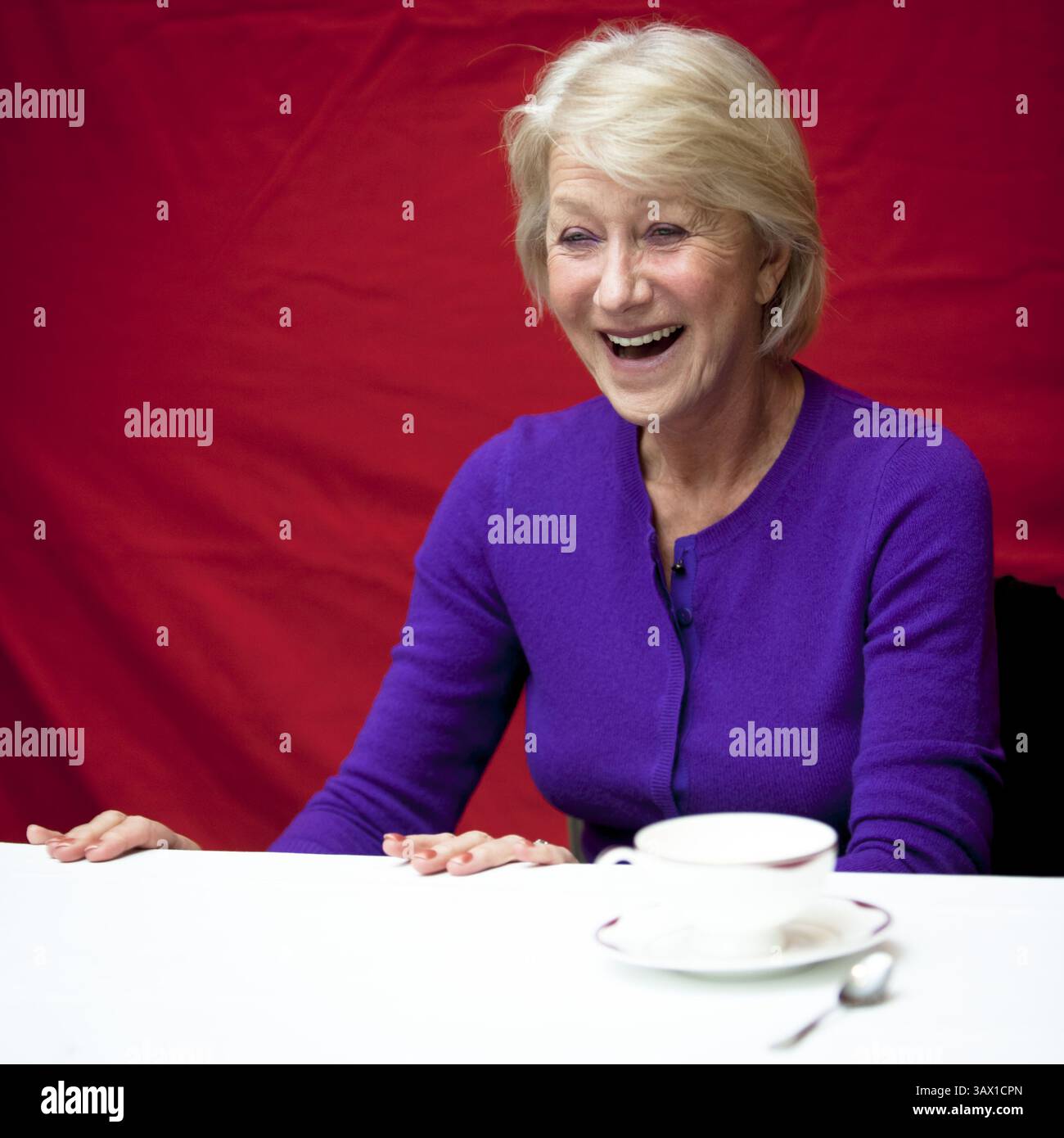 November 19, 2012 - New York, New York, U.S. - HELEN MIRREN promotes ...