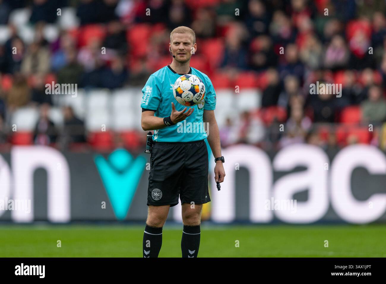 Aalborg, Denmark. 20th, April 2025. Referee Simon Duerlund Rasmussen ...
