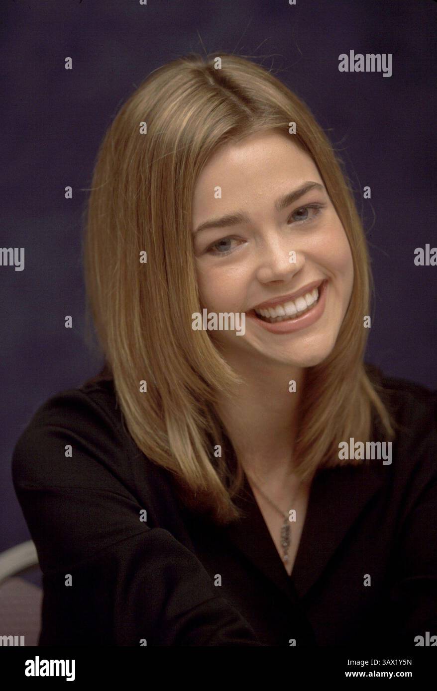 Denise richards model hi-res stock photography and images - Alamy