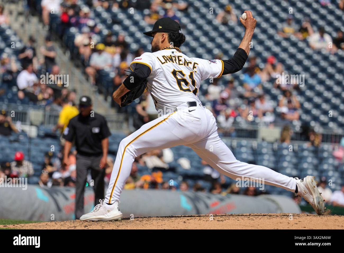 PITTSBURGH, PA - APRIL 20: Pittsburgh Pirates relief pitcher Justin ...