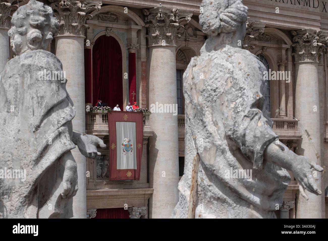 Vatican city, Vatican, 20 April 2025. Pope Francis delivers his Urbi et ...