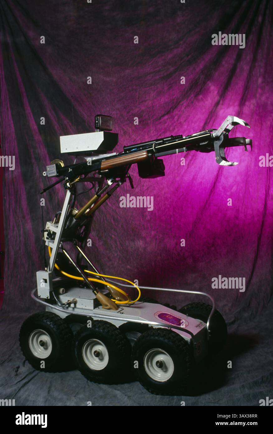 Dallas police bomb robot hi-res stock photography and images - Alamy