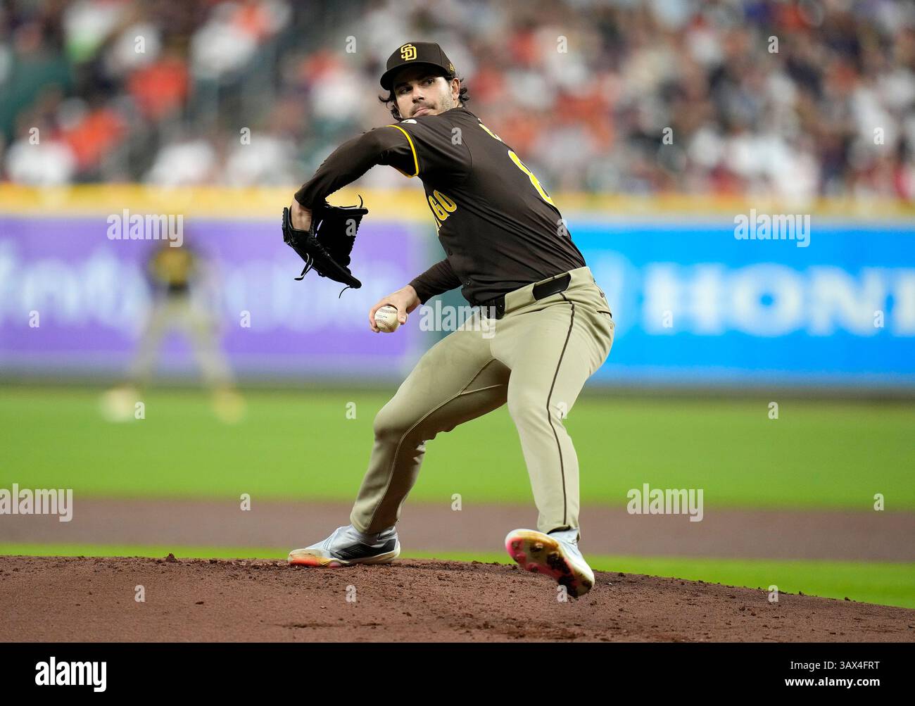 San Diego Padres starting pitcher Dylan Cease (84) pitches to Houston ...