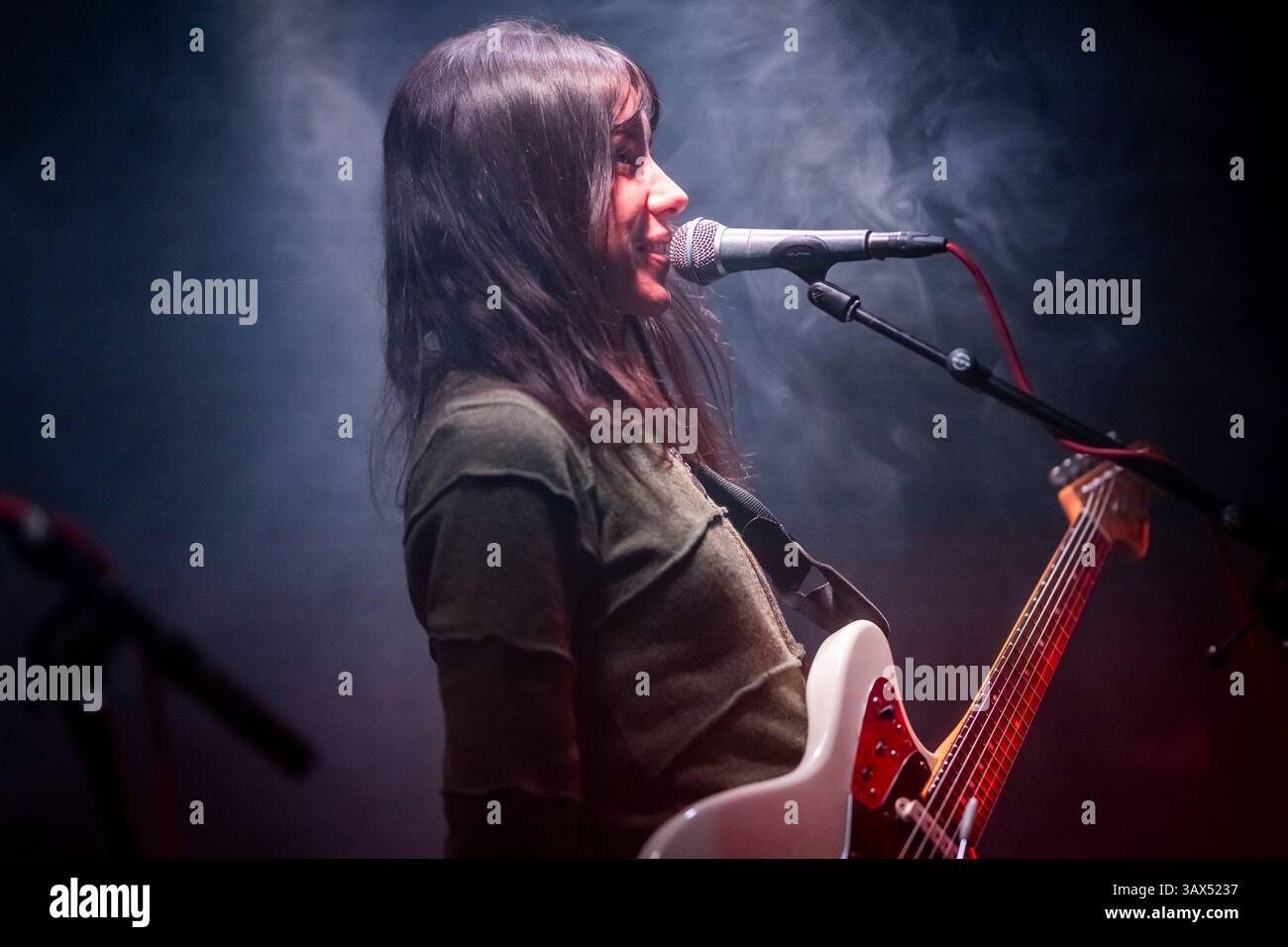 Edinburgh, Scotland. Sun 20 April 2025. Irish singer-songwriter Maria ...