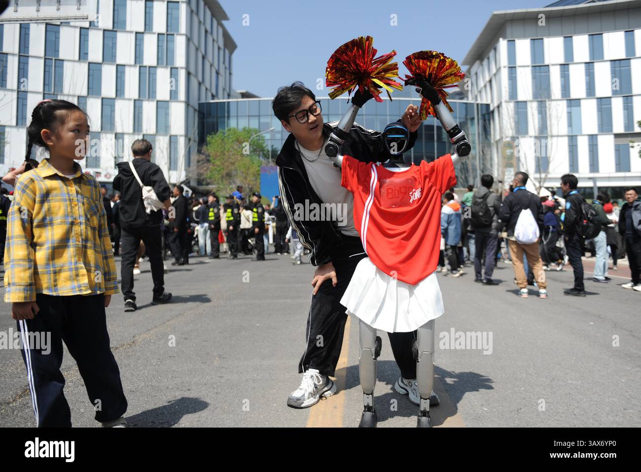 The 2025 Beijing ETown half-marathon and first-ever humanoid robot half ...