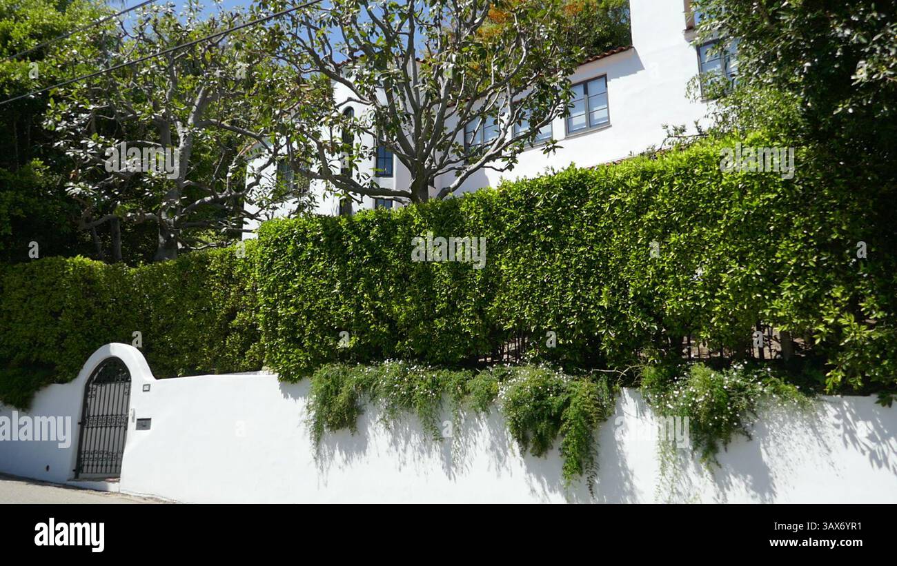 Los Angeles, California, USA 20th April 2025 Andy Warhol, Singer Tina ...