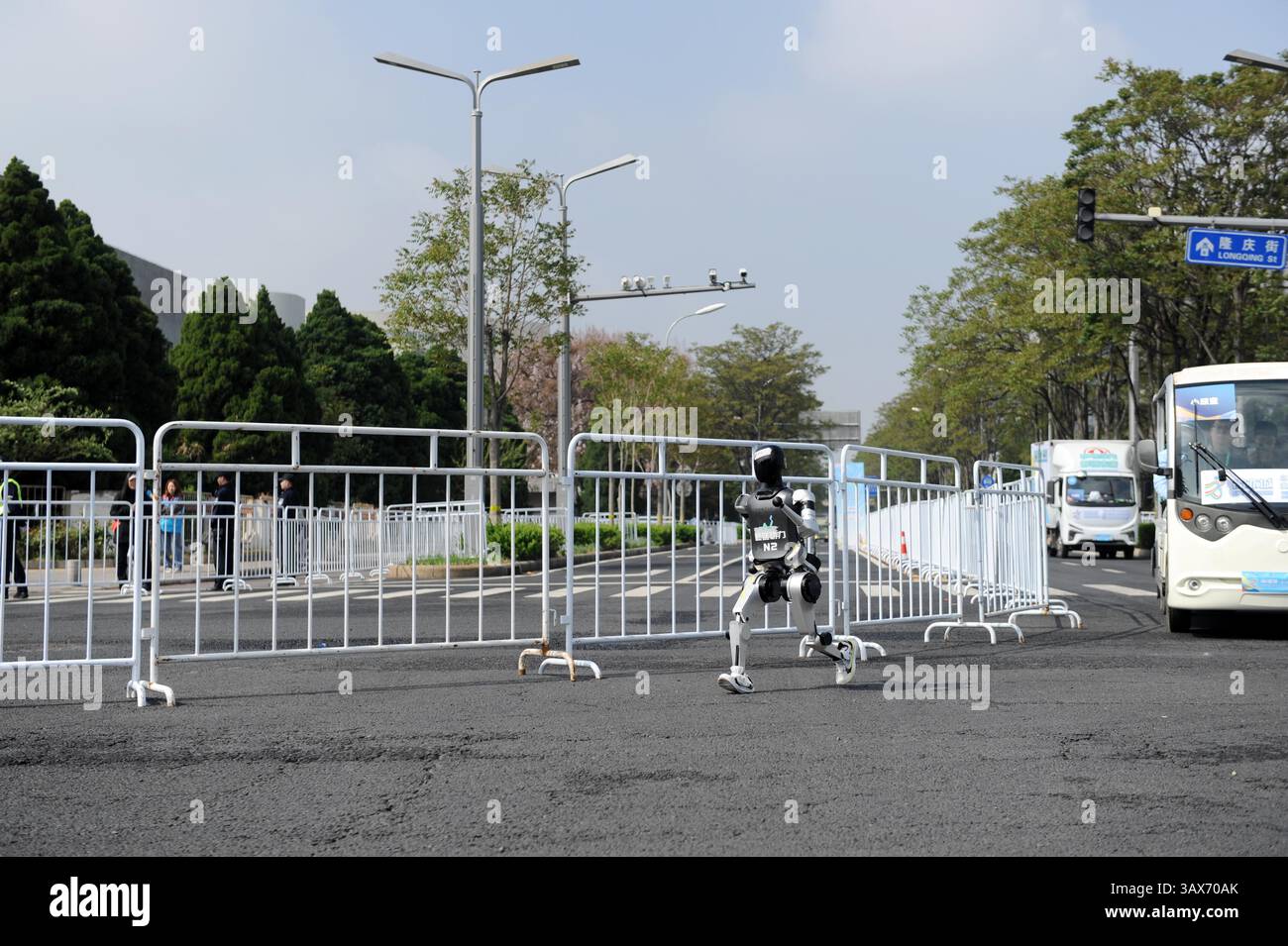 The 2025 Beijing ETown half-marathon and first-ever humanoid robot half ...