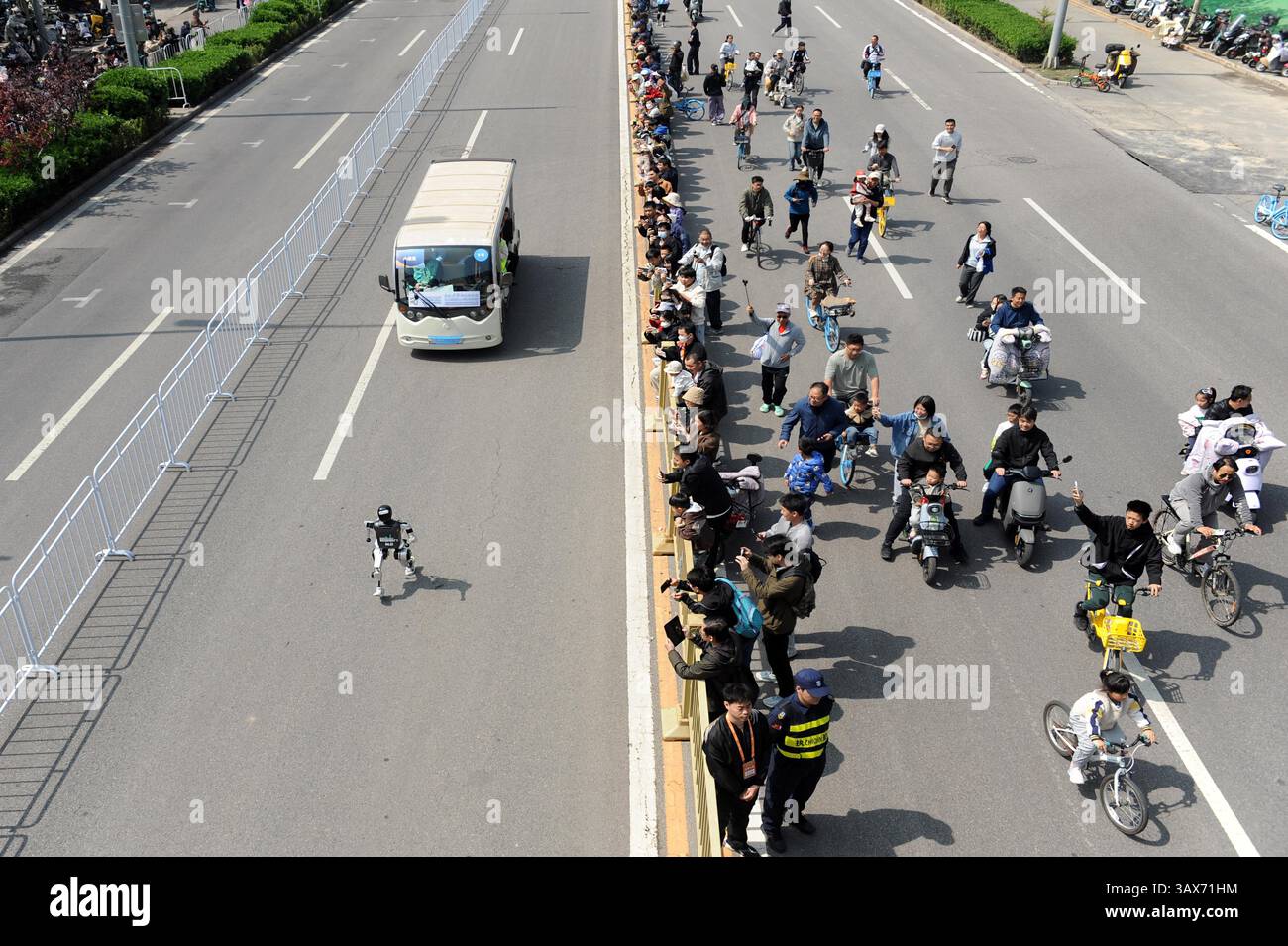 The 2025 Beijing ETown half-marathon and first-ever humanoid robot half ...