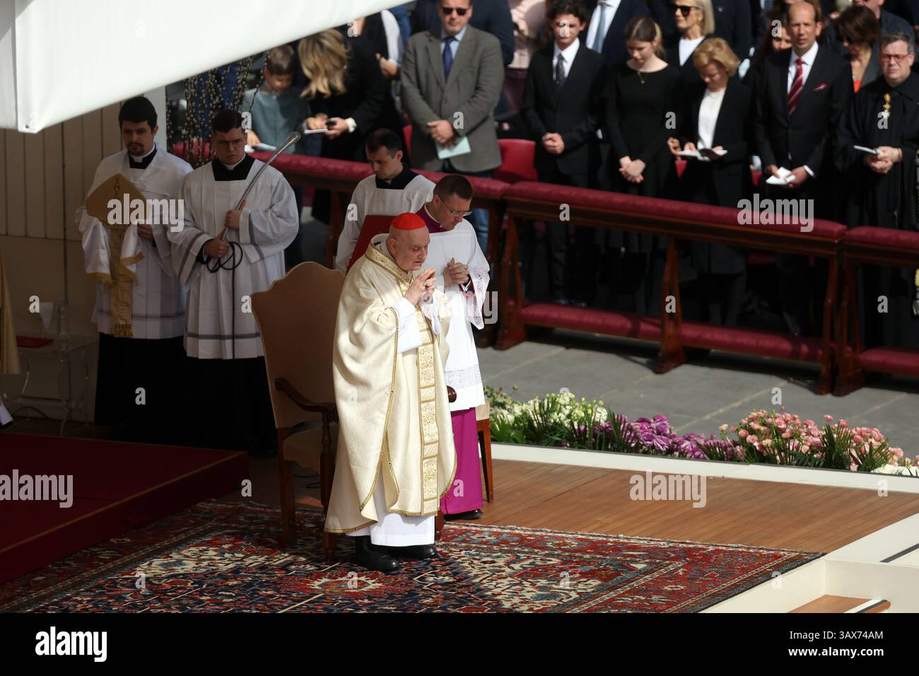 Cardinal Angelo Comastri, Vicar General Emeritus of His Holiness for ...