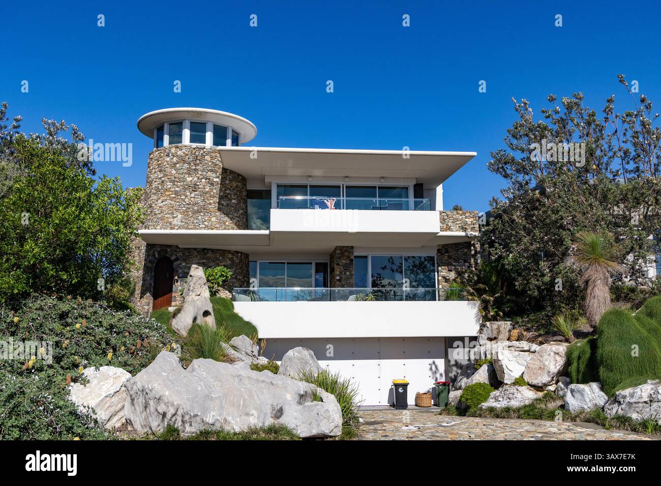 Modern Australian beach house home at Avalon Beach in Sydney,NSW ...
