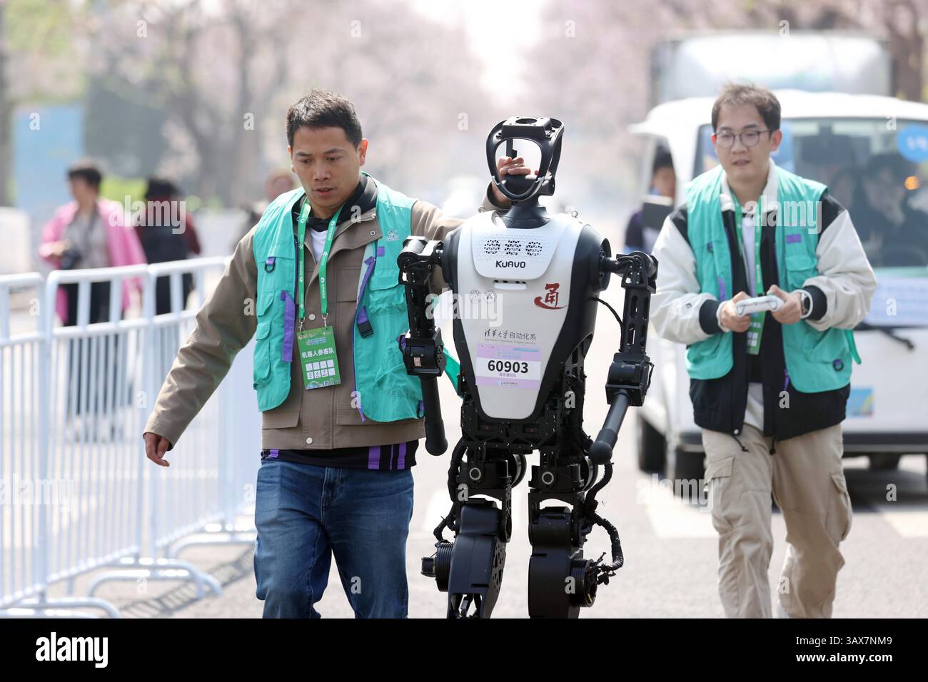 The world's first humanoid robot half-marathon kicks off in Beijing ...
