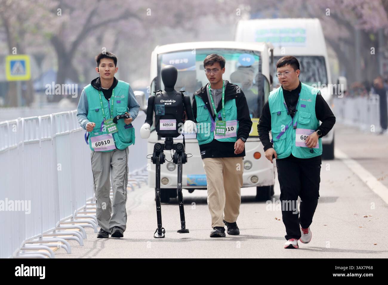 The world's first humanoid robot half-marathon kicks off in Beijing ...