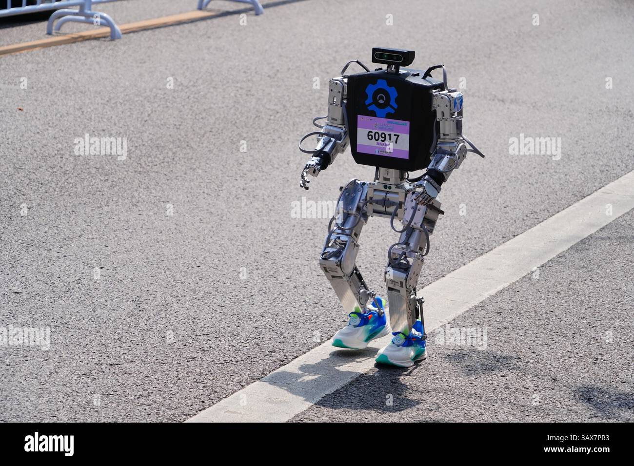 The world's first humanoid robot half-marathon kicks off in Beijing ...