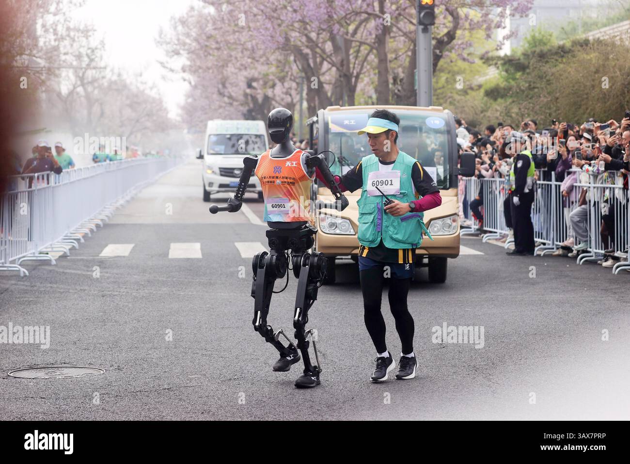 The world's first humanoid robot half-marathon kicks off in Beijing ...