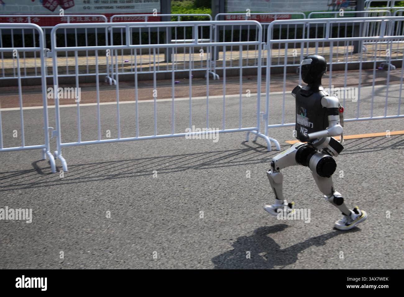 The world's first humanoid robot half-marathon kicks off in Beijing ...