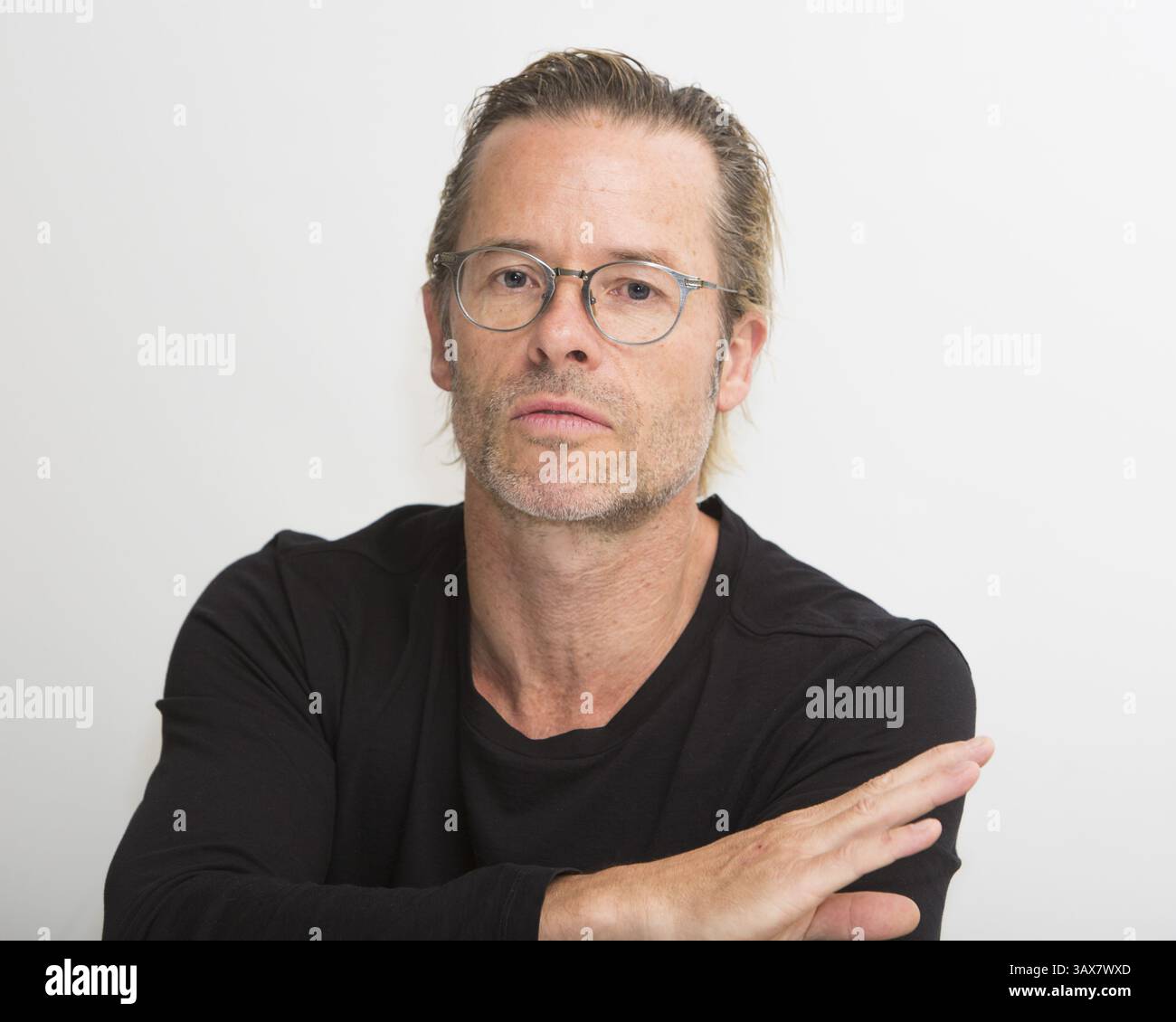 January 11, 2017 - Hollywood, California, U.S. - GUY PEARCE promotes TV ...