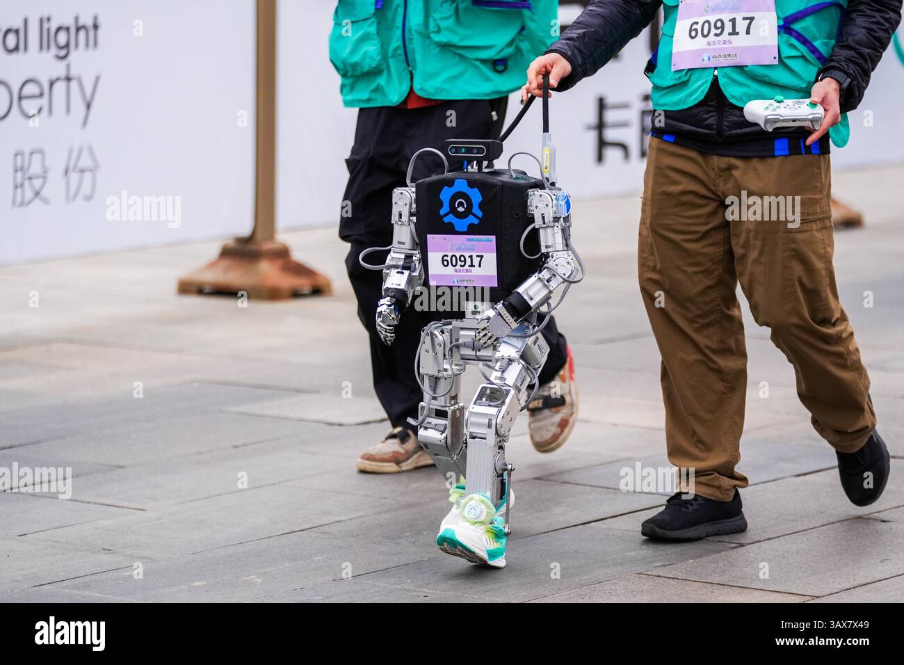 The world's first humanoid robot half-marathon kicks off in Beijing ...