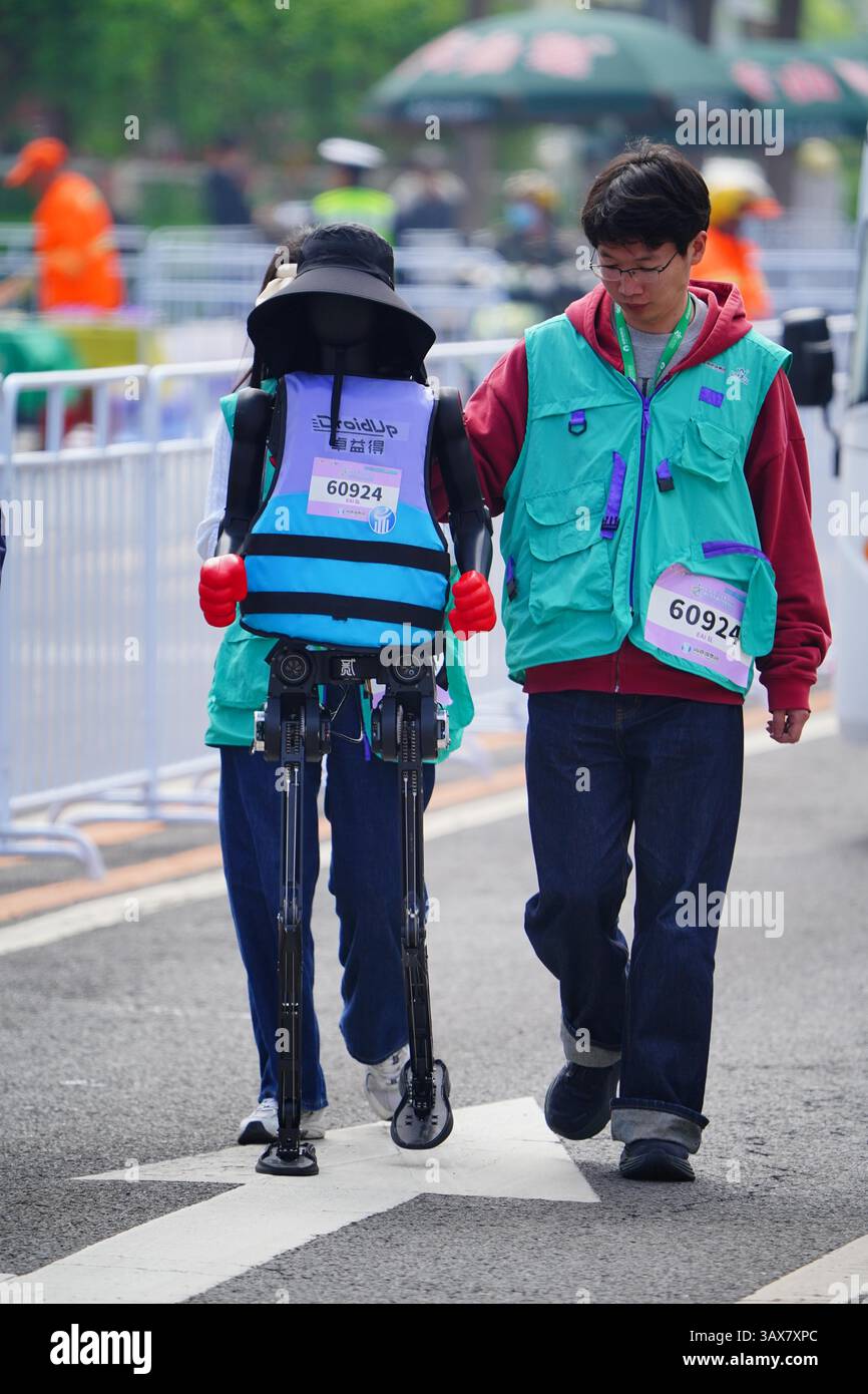 The world's first humanoid robot half-marathon kicks off in Beijing ...
