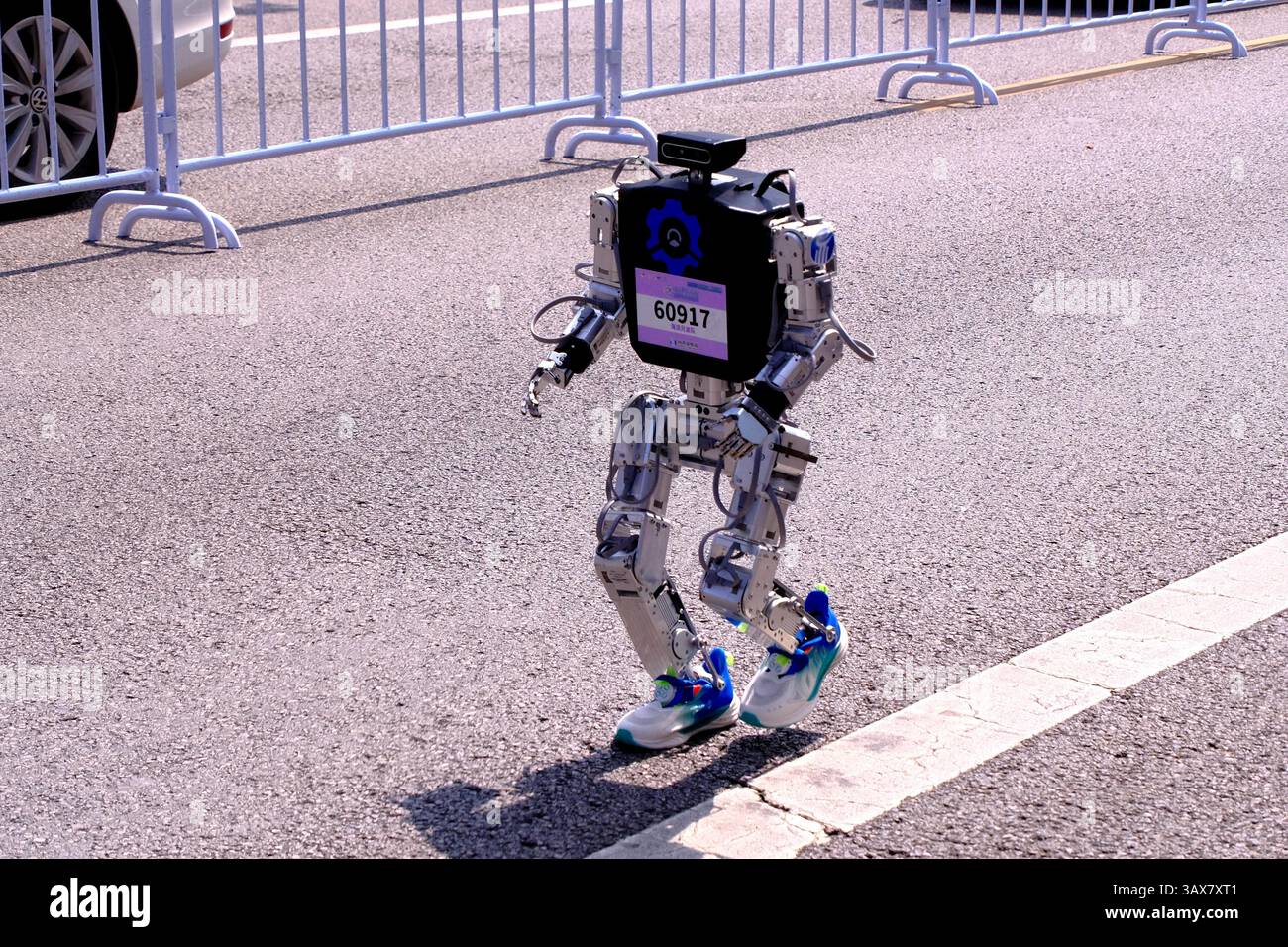 The world's first humanoid robot half-marathon kicks off in Beijing ...