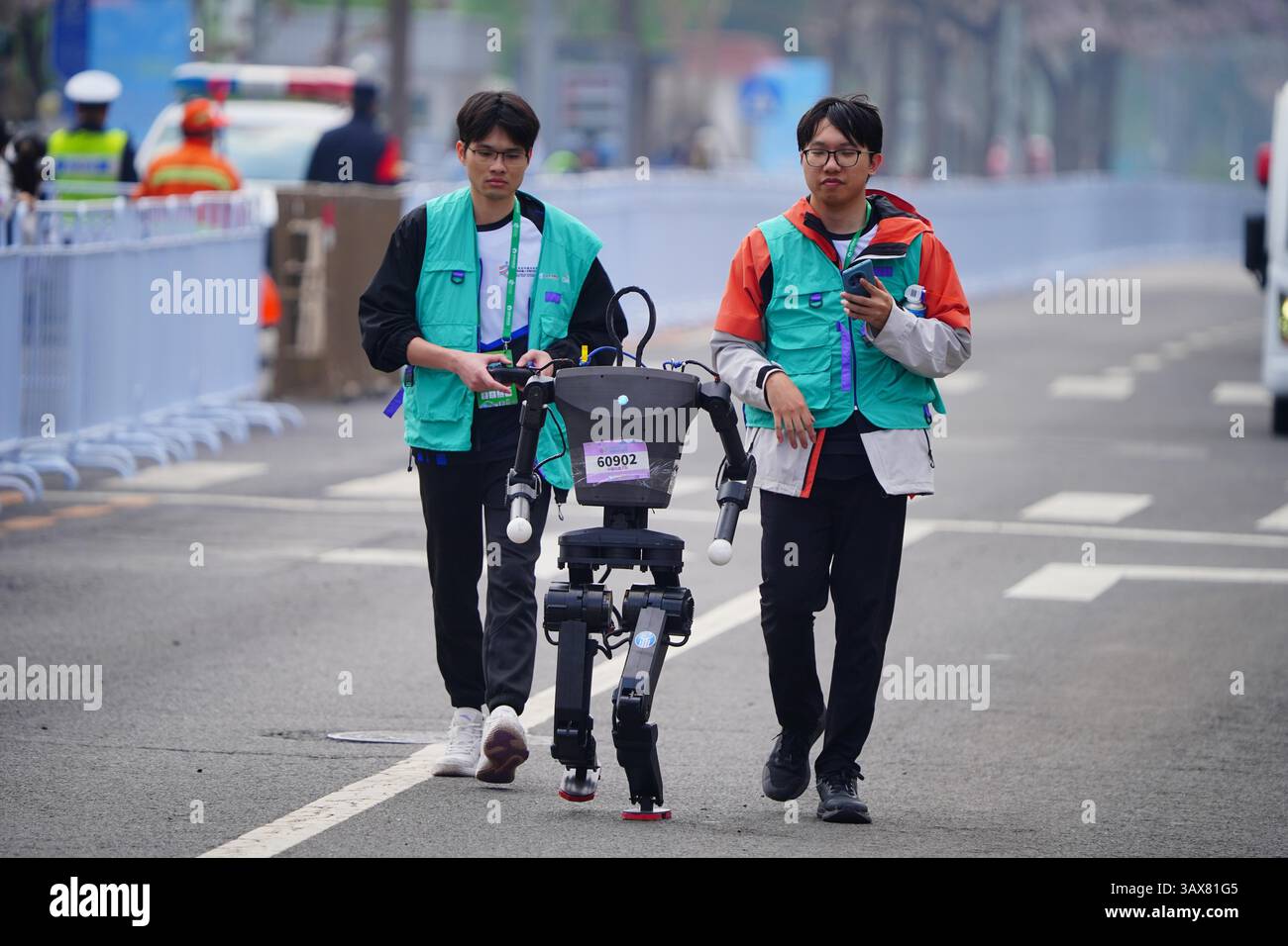 The world's first humanoid robot half-marathon kicks off in Beijing ...