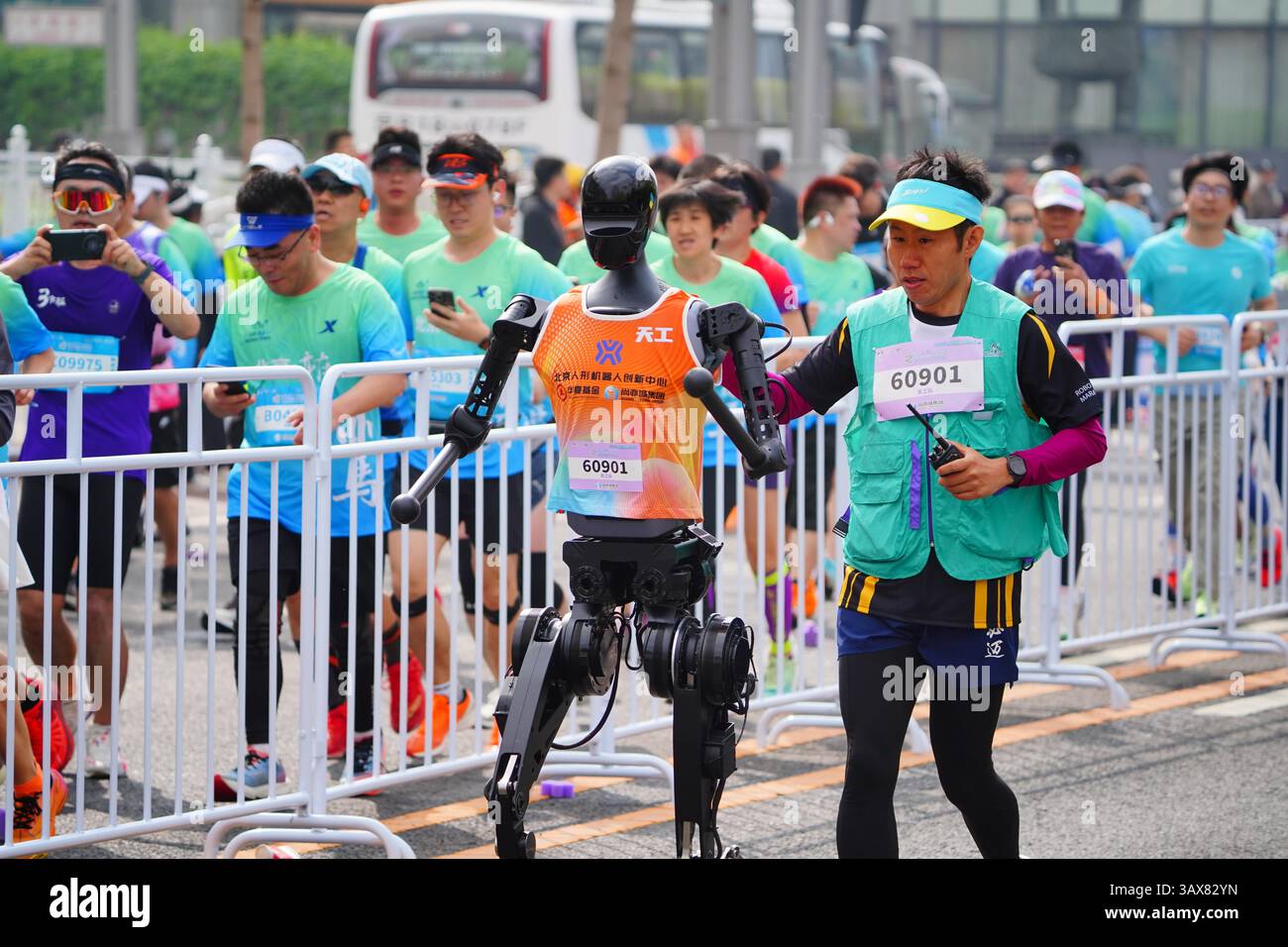 The world's first humanoid robot half-marathon kicks off in Beijing ...