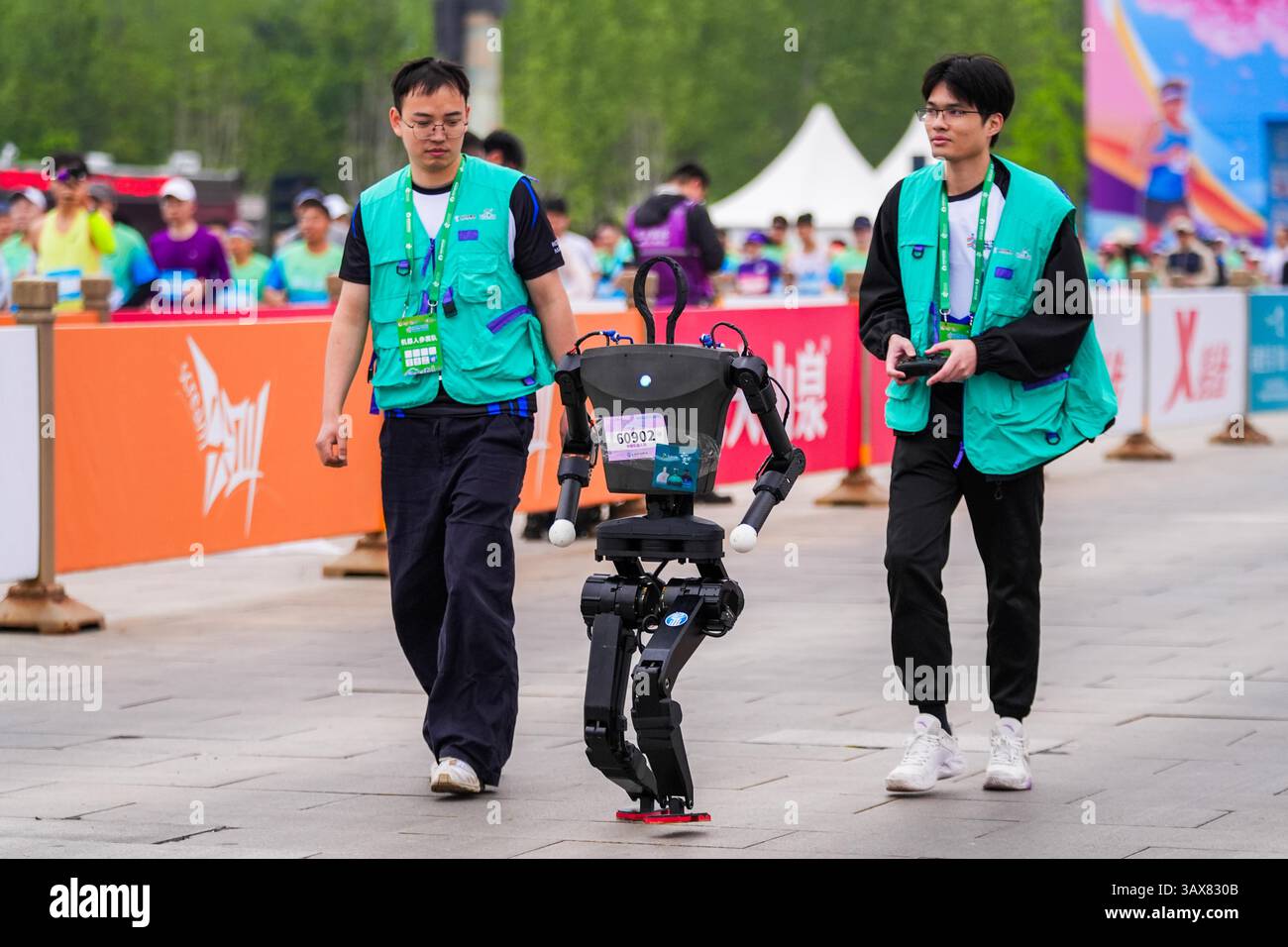 The world's first humanoid robot half-marathon kicks off in Beijing ...