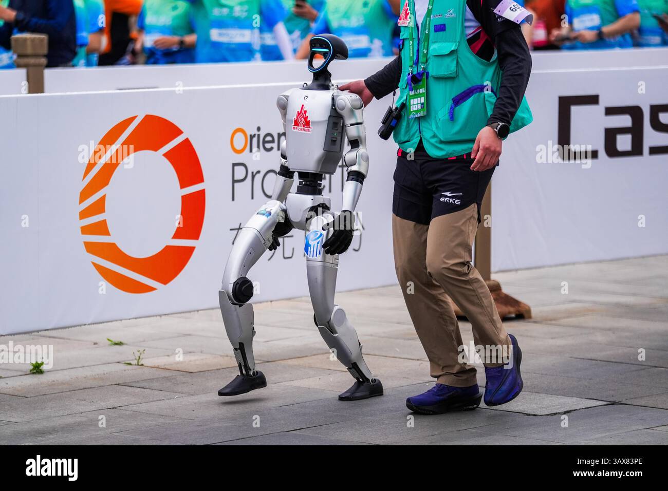 The world's first humanoid robot half-marathon kicks off in Beijing ...