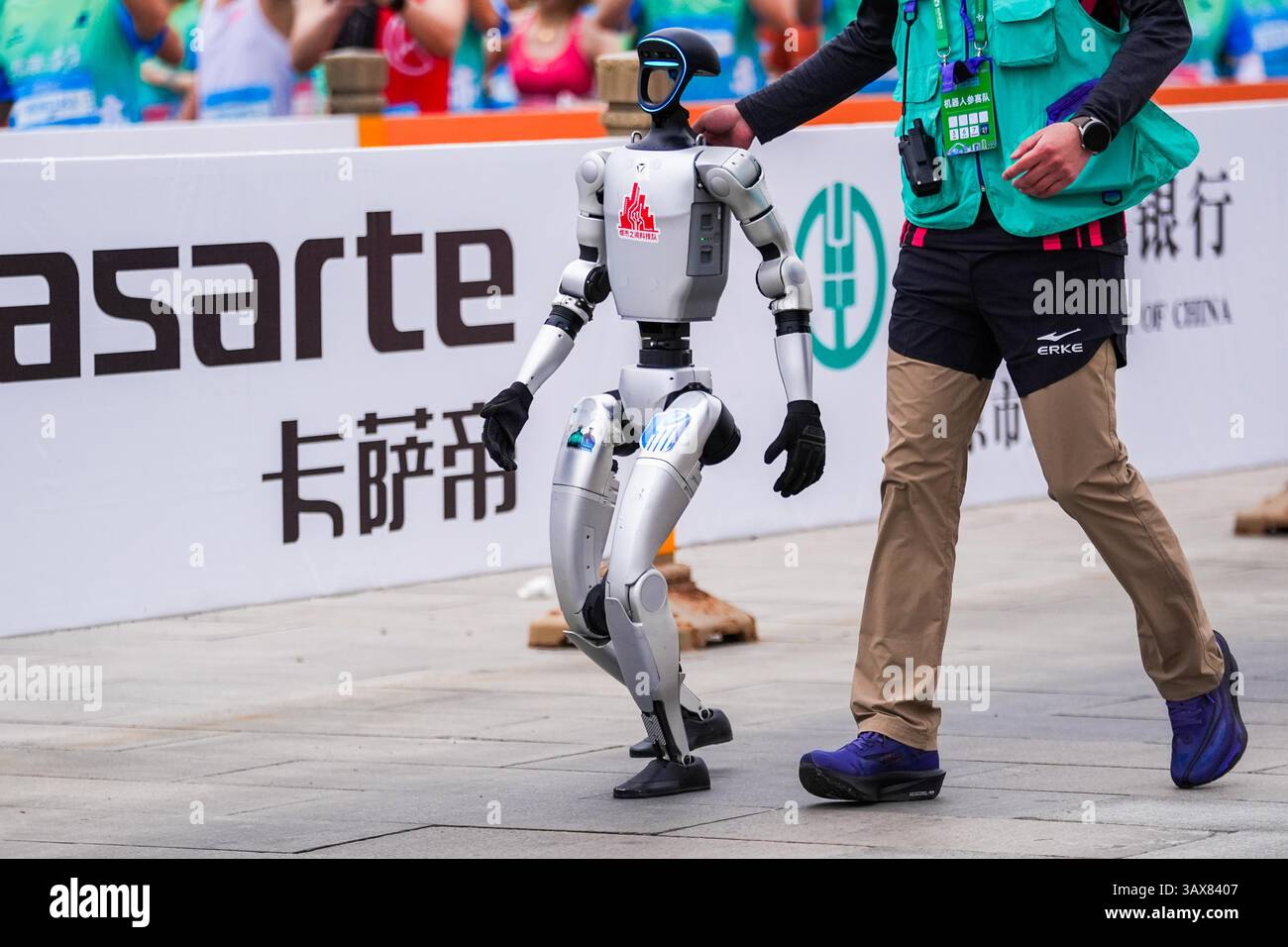 The world's first humanoid robot half-marathon kicks off in Beijing ...