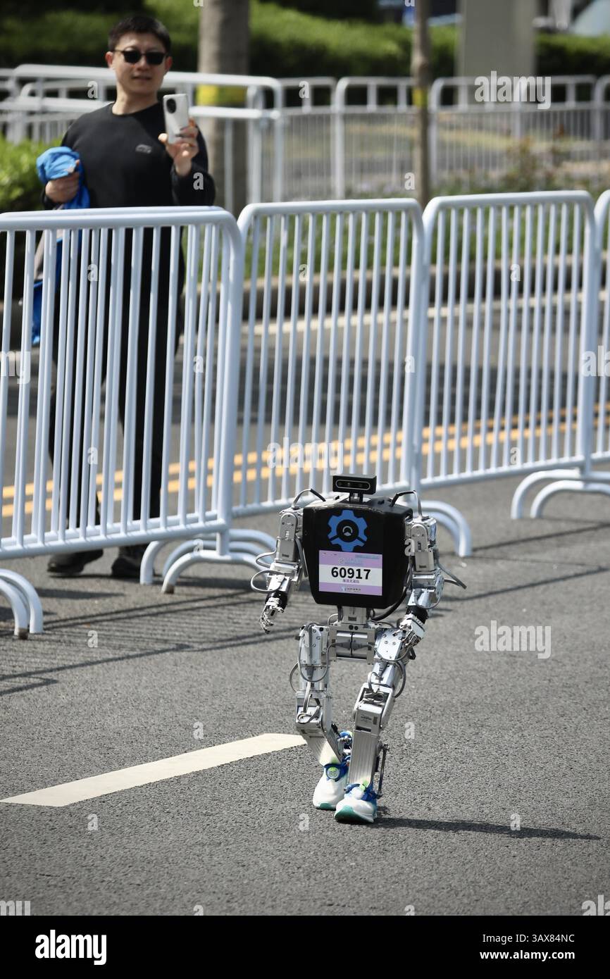 The world's first humanoid robot half-marathon kicks off in Beijing ...