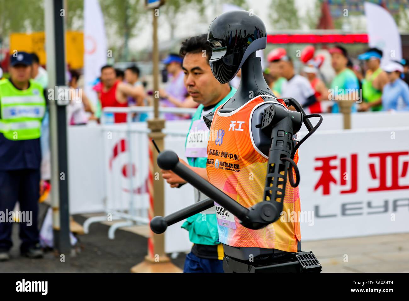 The world's first humanoid robot half-marathon kicks off in Beijing ...