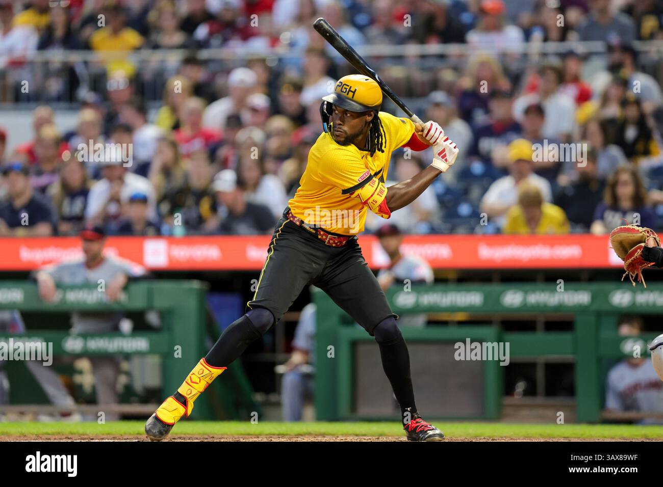 PITTSBURGH, PA - APRIL 18: Pittsburgh Pirates center fielder Oneil Cruz ...