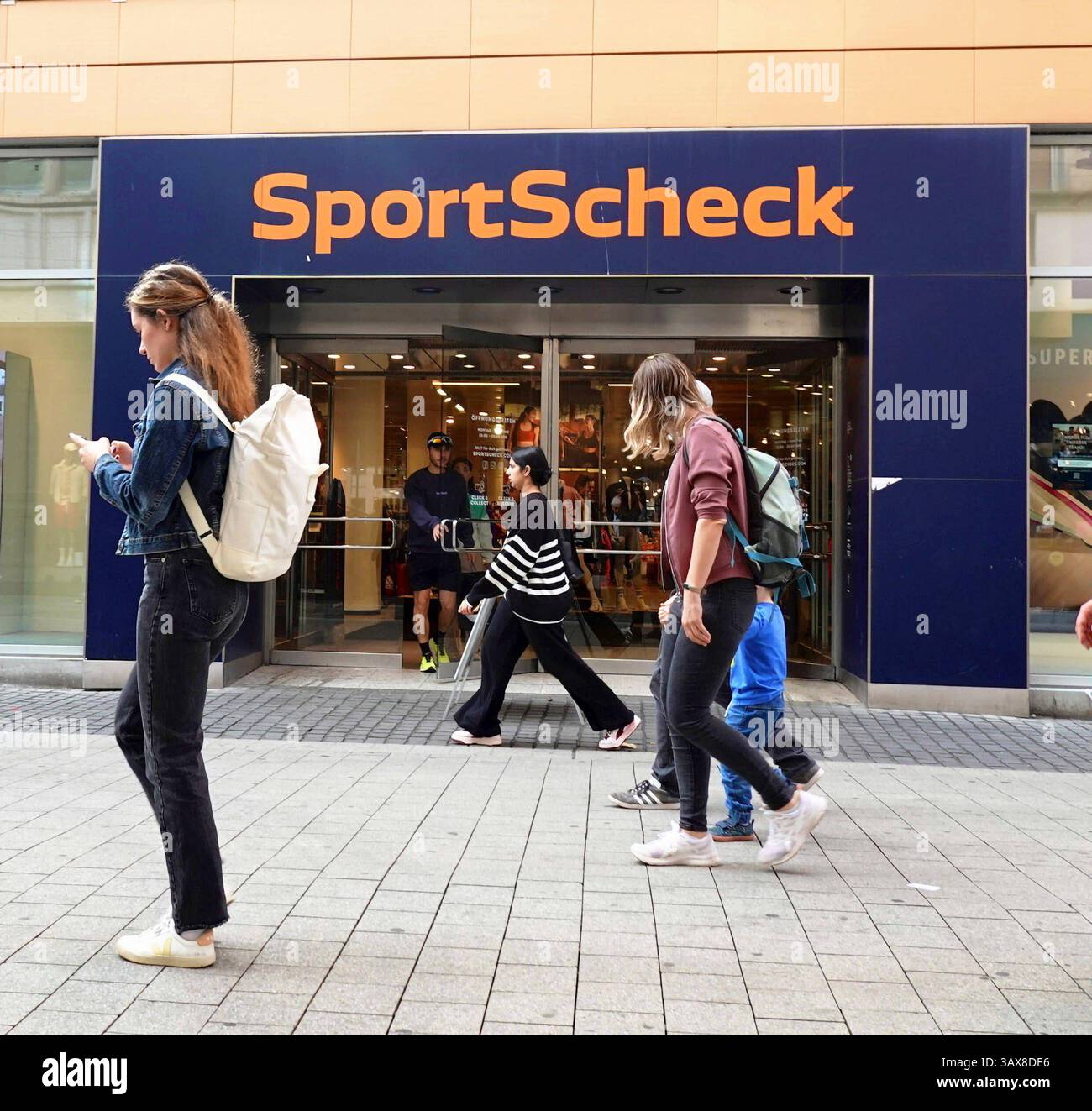 Sport Scheck - hier in der Großen Packhofstr. Hannover - gesehen am 16. ...