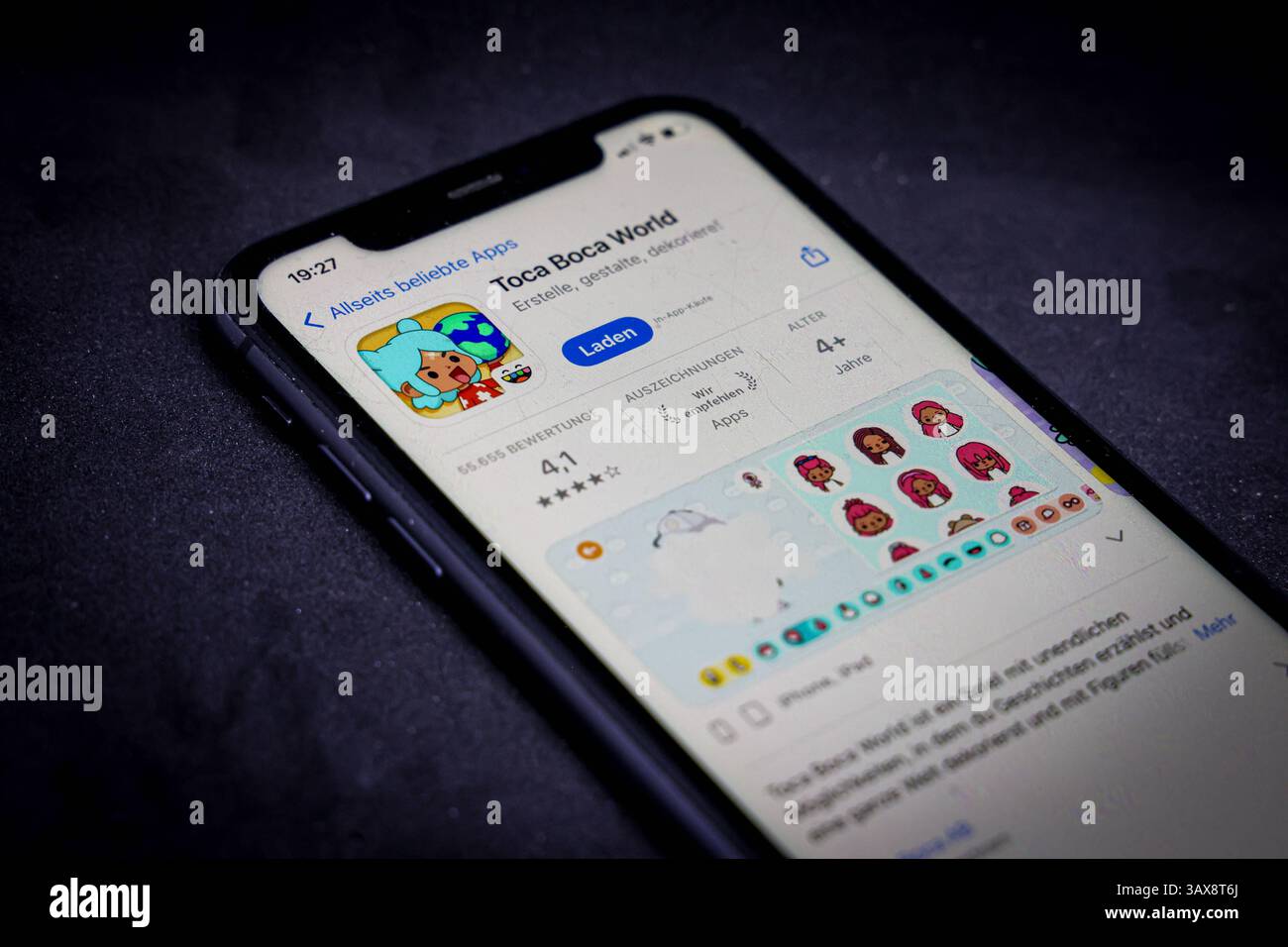 Apple App Store auf einem iPhone. Allseits beliebte Apps. Toca Boca World. // 19.04.2025 ...