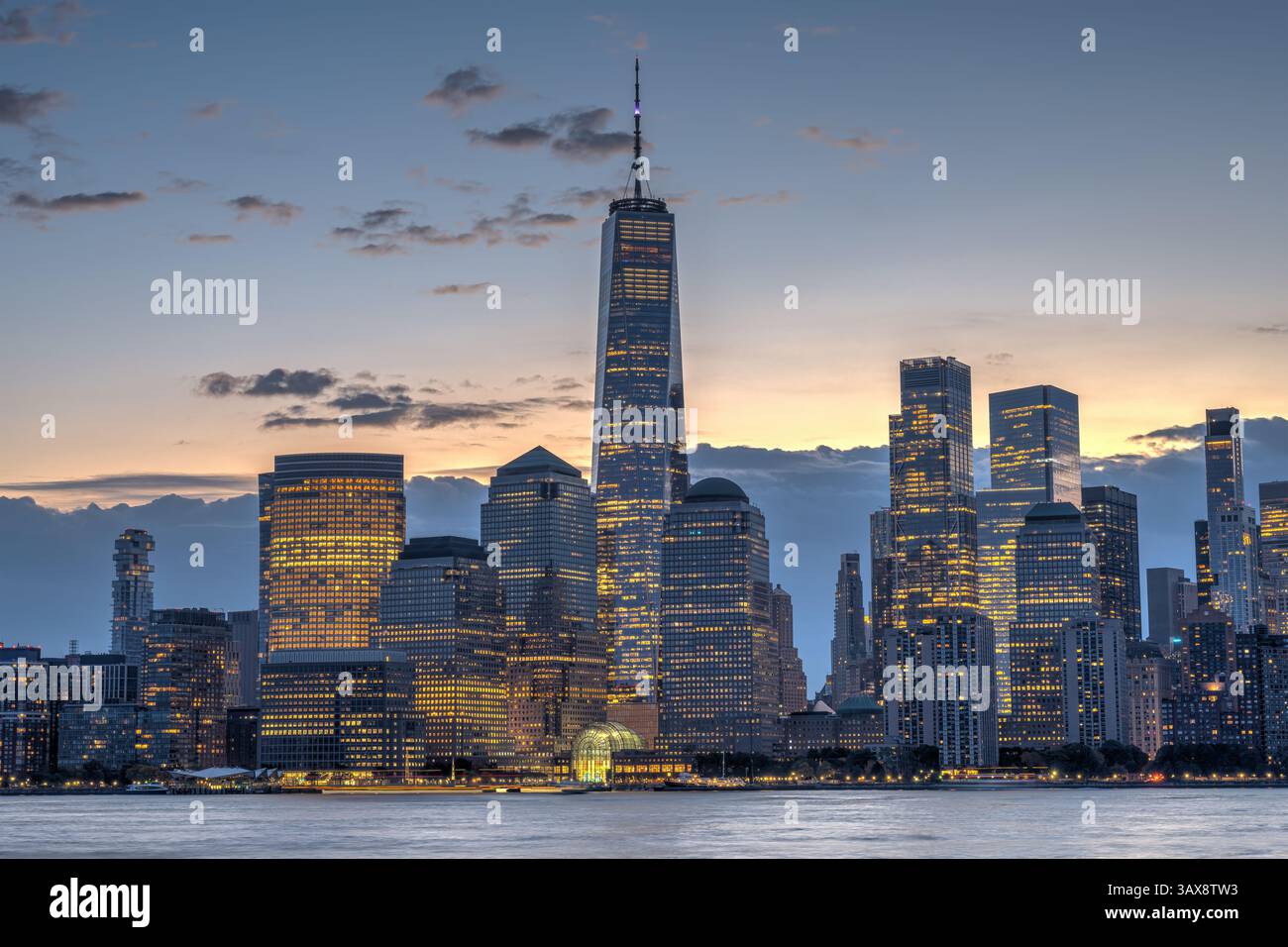 The skyline of Lower Manhattan with the famous World Trade Center ...