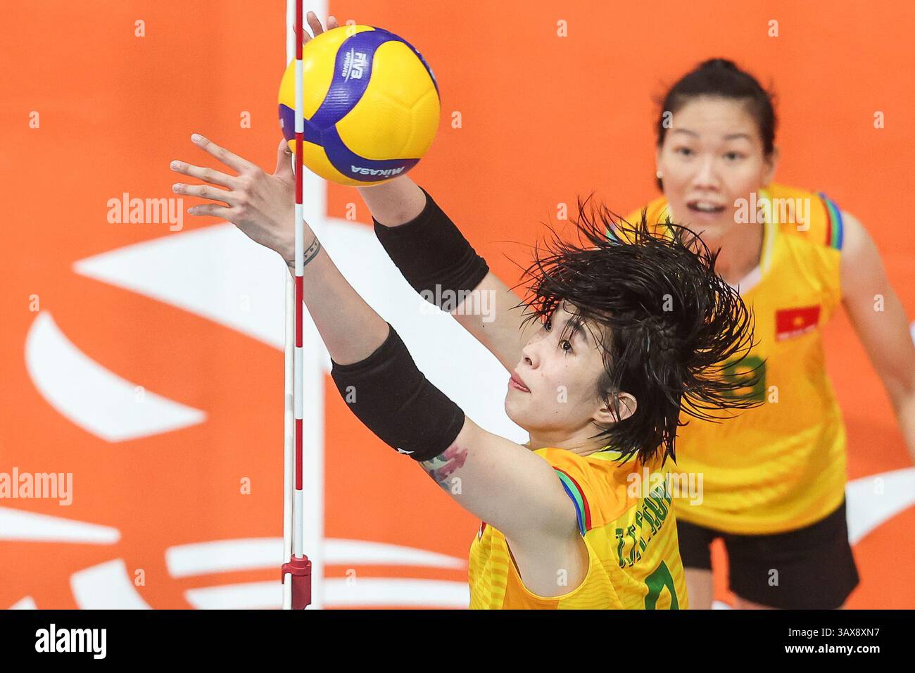 Pasig City, Philippines. 21st Apr, 2025. Tran Thi Thanh Thuy (Front ...