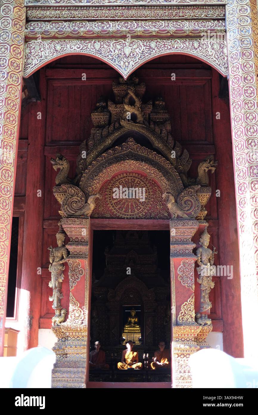 Thai architecture ancient singha hi-res stock photography and images ...