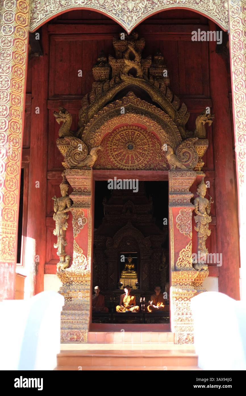 Thai architecture ancient singha hi-res stock photography and images ...