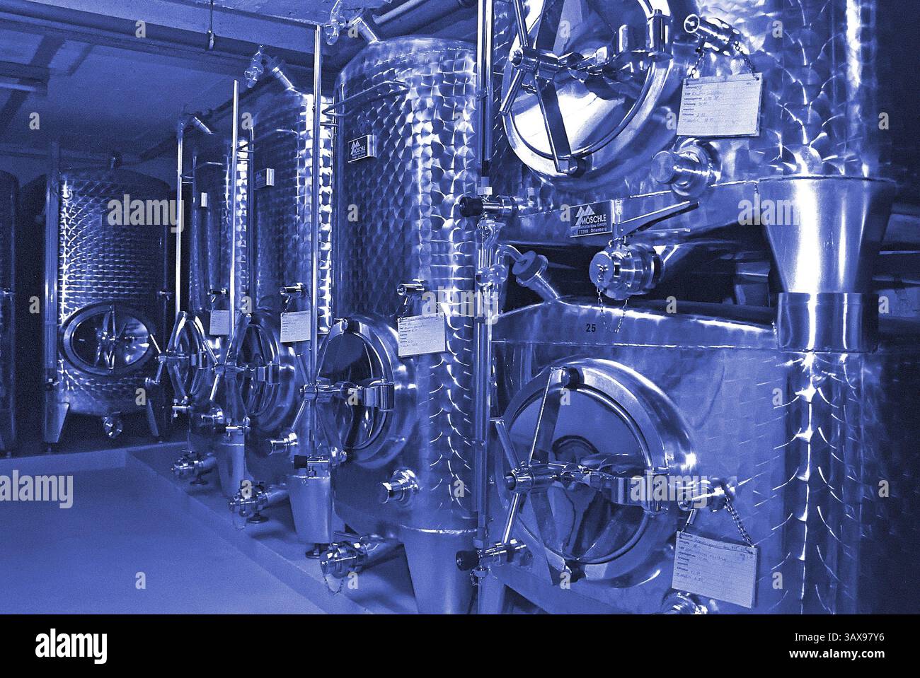 Steel cask hi-res stock photography and images - Alamy