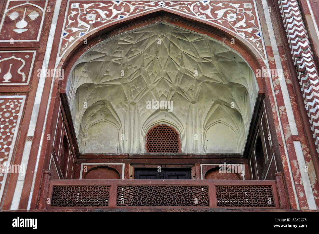 Mausoleum of Itimad-ud-Daula with garden, Tomb, Agra, Uttar Pradesh, India, Asia, Detailed ...