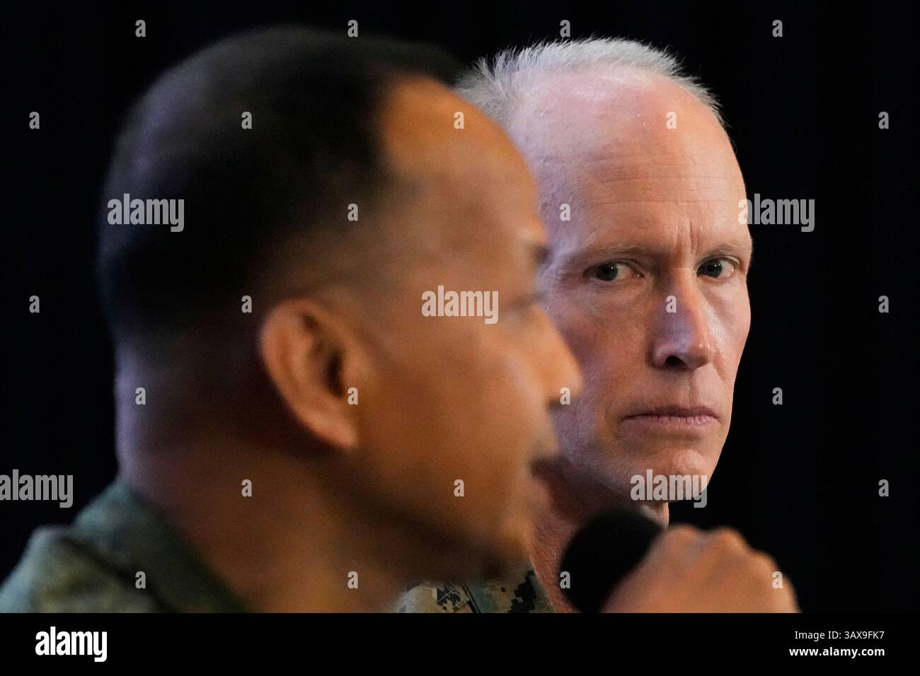 US marines Lieutenant General James Glynn, commander of the US marines ...