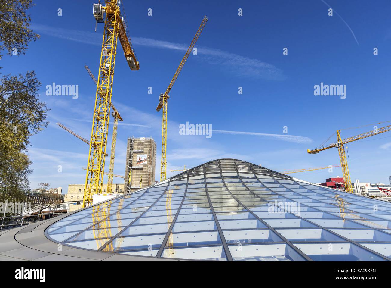 Open days on the construction site at the new main railway station ...