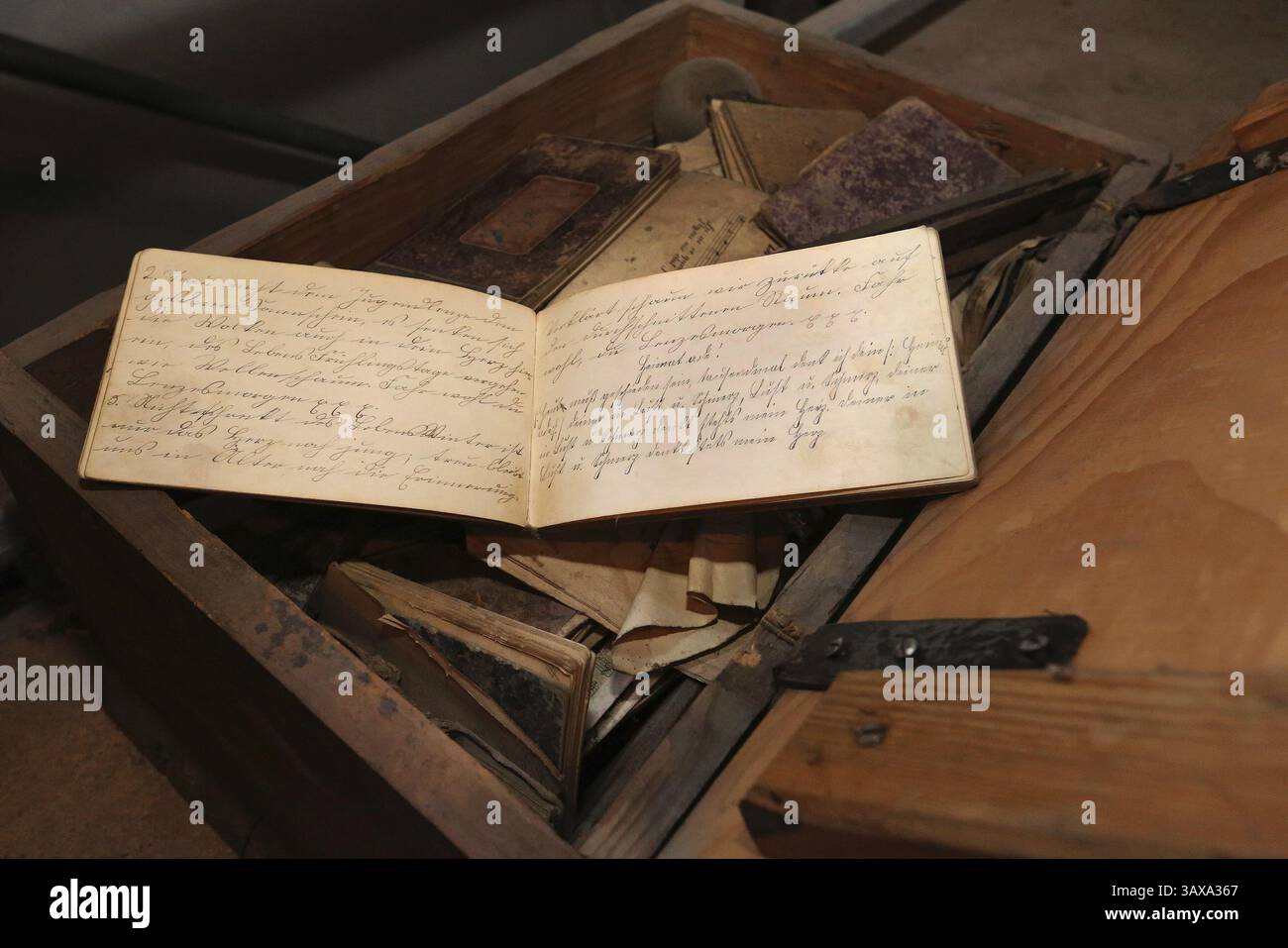 Old box with documents hi-res stock photography and images - Alamy