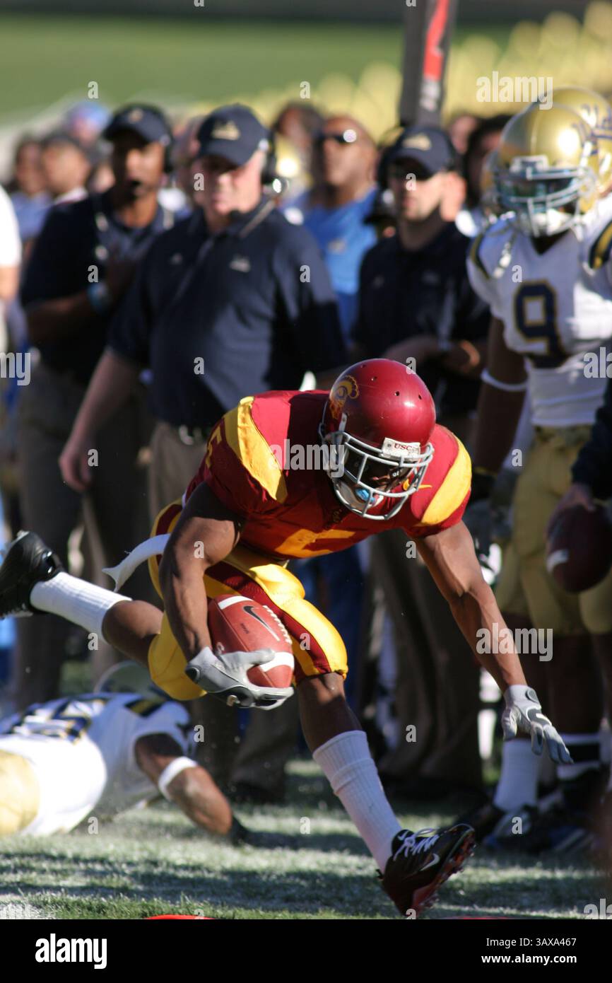 3 December 2005:Reggie Bush of the USC Trojans in a 66-19 victory over ...