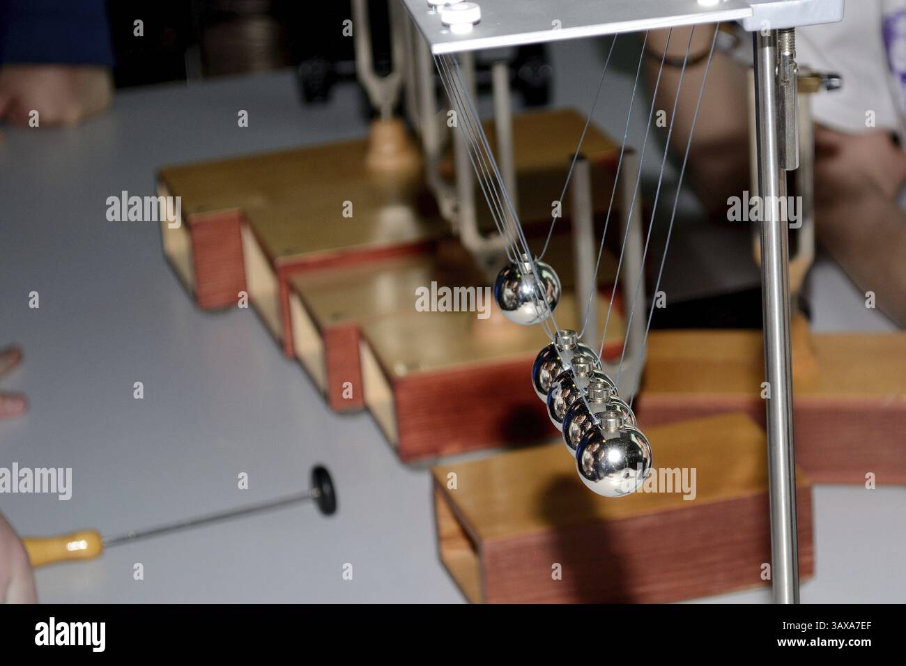 Physical principle of the impulse pendulum Stock Photo - Alamy