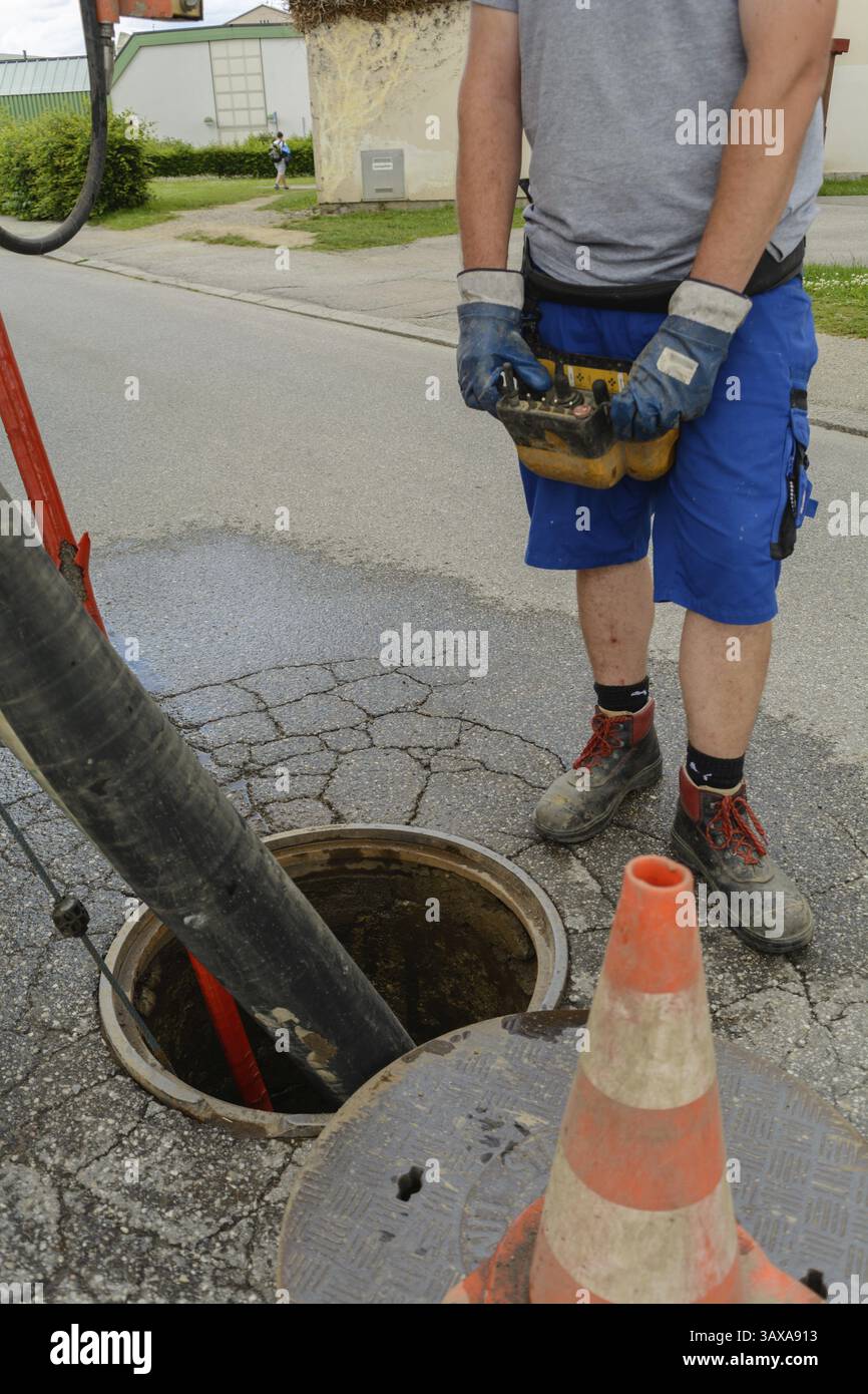 Sewer workers hi-res stock photography and images - Alamy