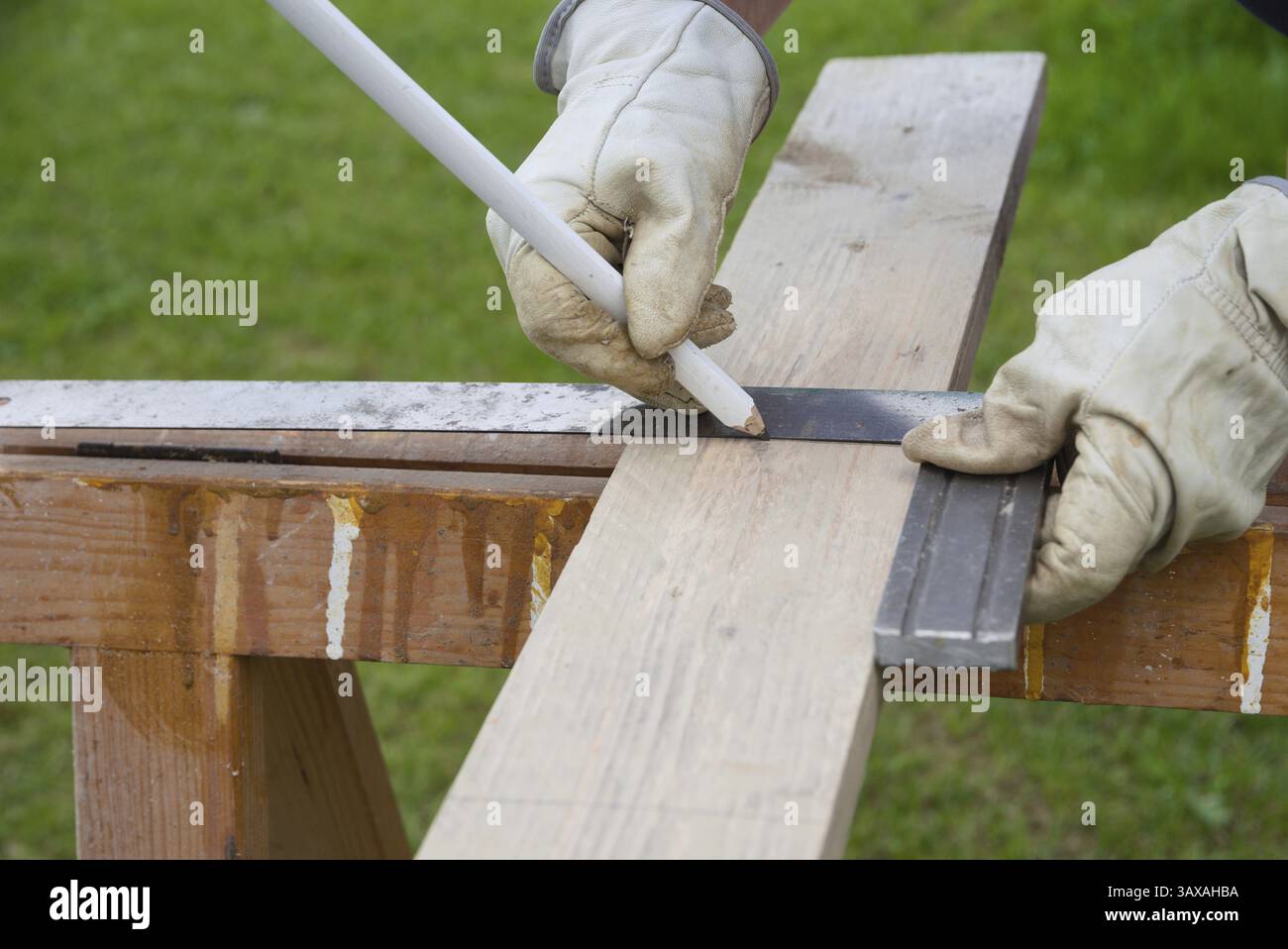 Skilled worker uses angle hi-res stock photography and images - Alamy