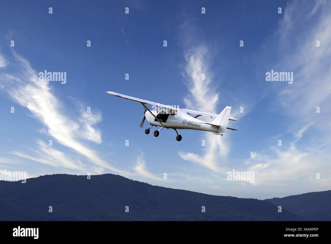 Small airoplane hi-res stock photography and images - Alamy