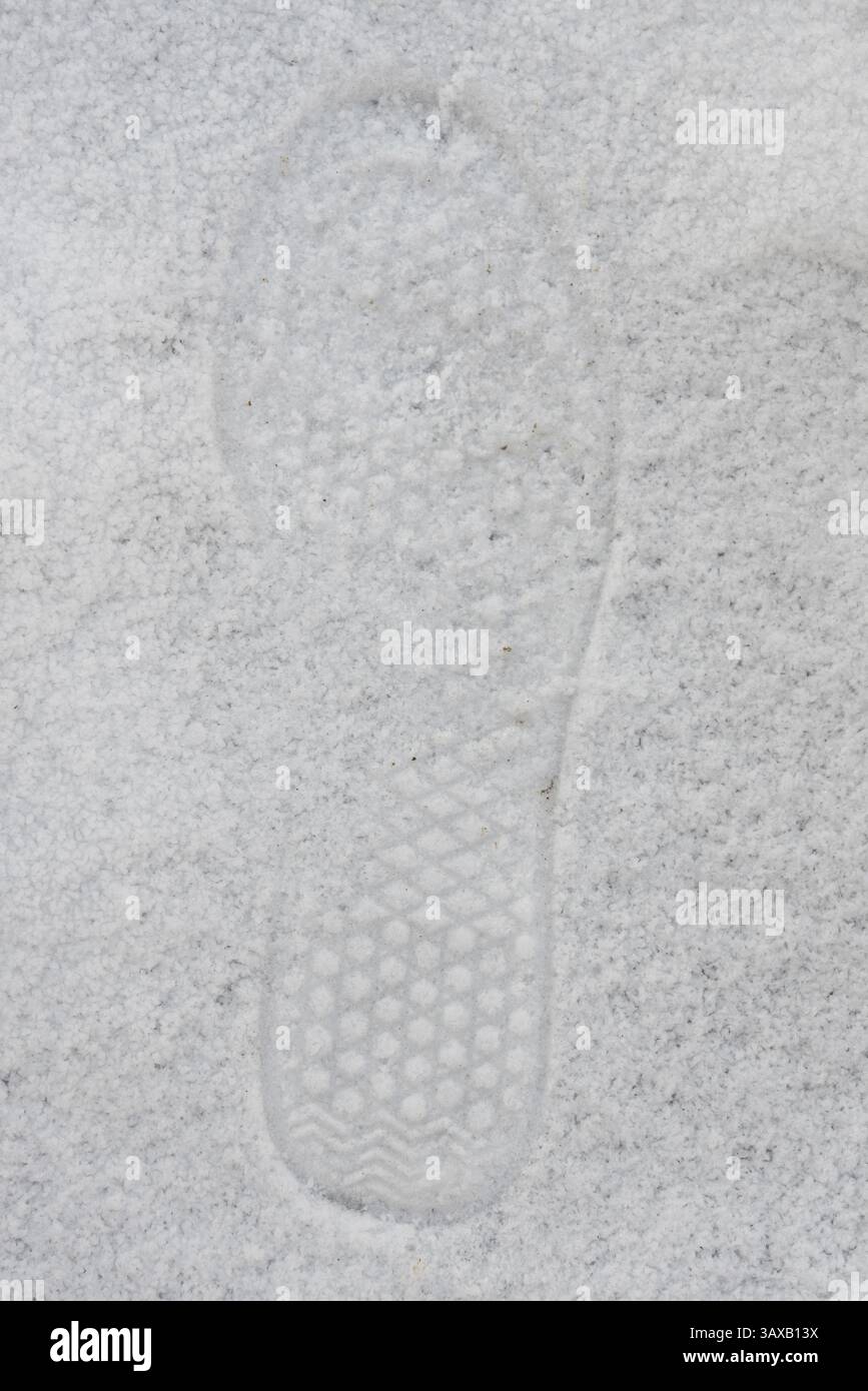 Shoe prints and footprints in the snow - sole profile, footprint Stock ...